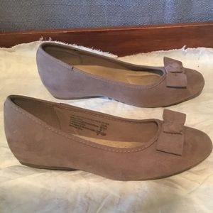 dexflex comfort | Shoes | Dexflex Comfort Tan Slide On Shoes Sz 85 ...